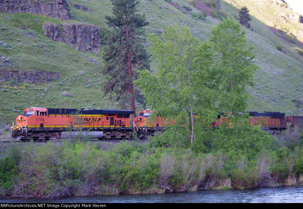 BNSF 5760 East